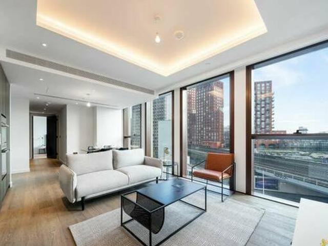 1 bedroom flat for rent in Apartment B505 8 Carnation Way London SW8 5JD SW8