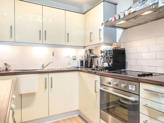1 bedroom flat for rent in Appleford Road, Notting Hill, W10