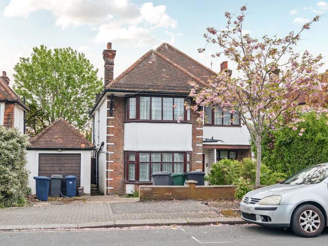 1 Bedroom Flat for Rent in Armitage Road | Foxtons