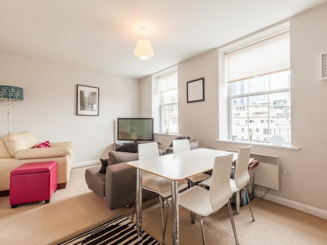 1 Bedroom Flat for Rent in Arcadia Court, E1 | Foxtons
