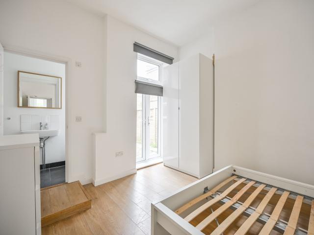 1 Bedroom Flat for Rent in Archway Road | Foxtons