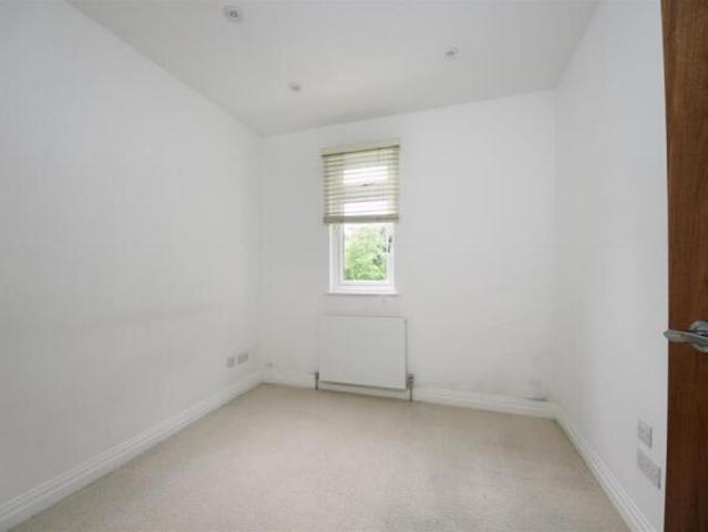 1 bedroom flat for rent in Argyle Road, W13