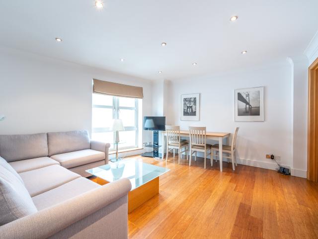 1 Bedroom Flat for Rent in Argyll Street | Foxtons