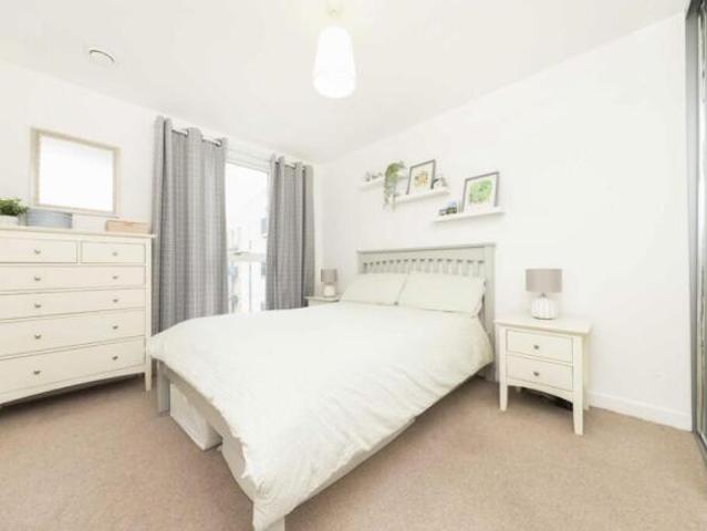1 bedroom flat for rent in Atkins Square, Hackney Central, E8