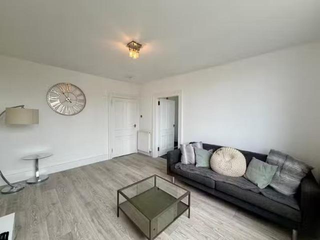 1 bedroom flat for rent in Attic Floor Right, Wood Street, Abe.