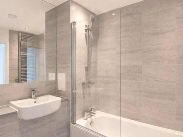 1 bedroom flat for rent in Auckland Road, Leyton E10