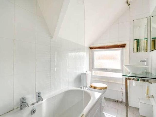 1 bedroom flat for rent in Auckland Road, London, SE19