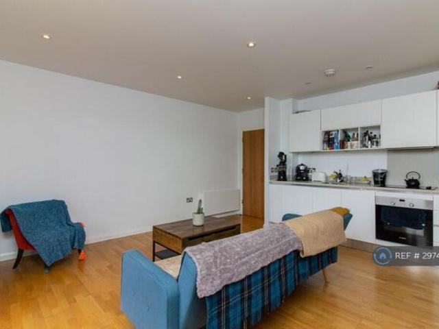 1 bedroom flat for rent in Avonmore Road, London, W14