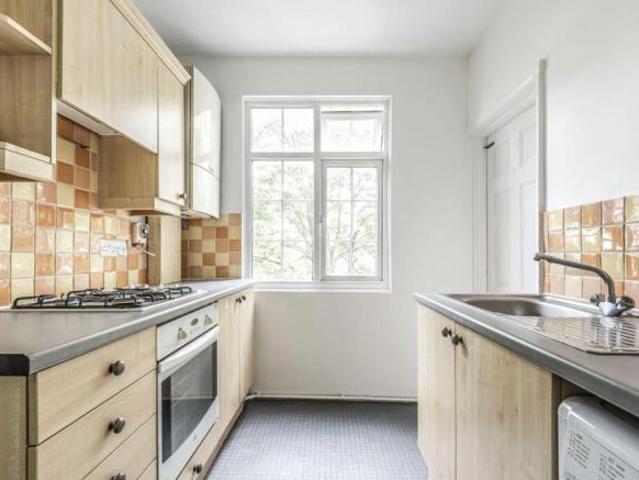 1 bedroom flat for rent in Balham High Road, Balham, SW17