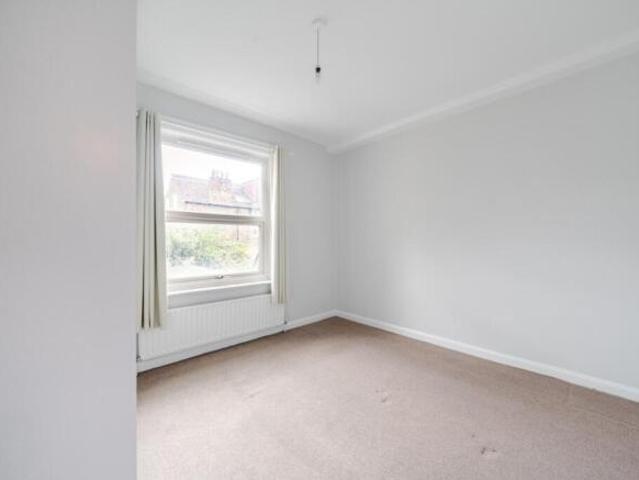 1 bedroom flat for rent in Balham Hill, Balham, London, SW12