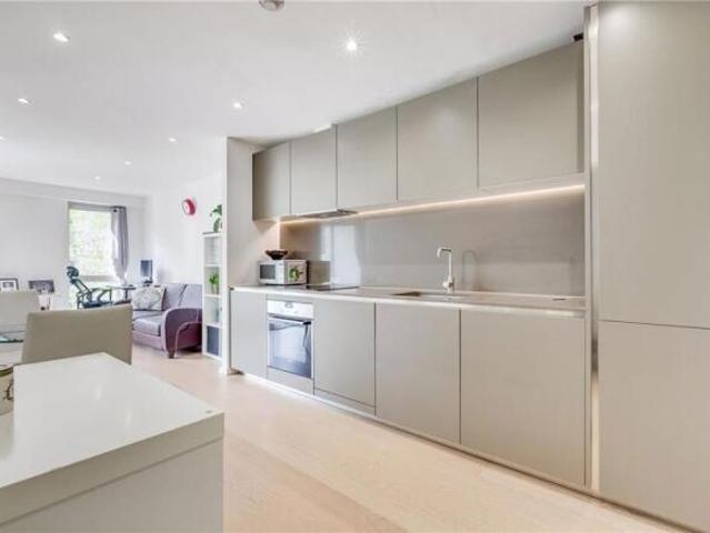 1 bedroom flat for rent in Balham Hill, Balham, SW12
