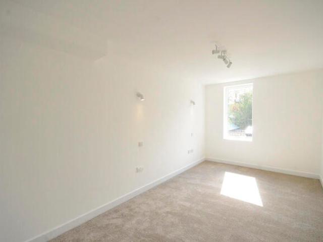 1 bedroom flat for rent in Barton House, 31 Barton Road, Cambridge, CB3