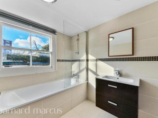 1 bedroom flat for rent in Barclay Road, London, SW6