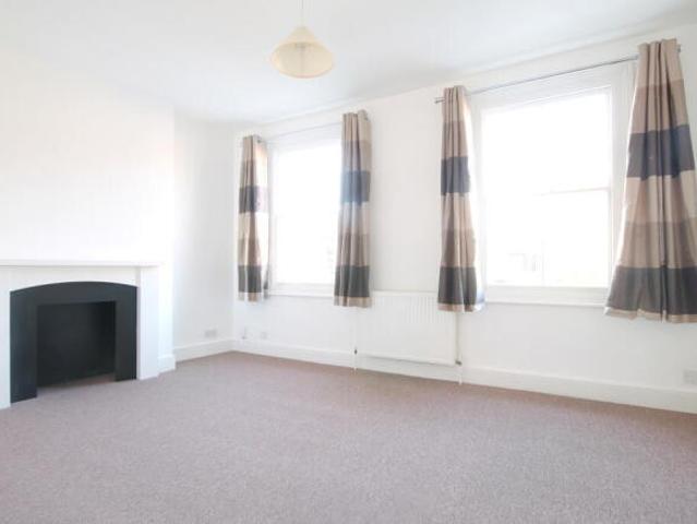 1 bedroom flat for rent in Barclay Road, Walthamstow, London, E17