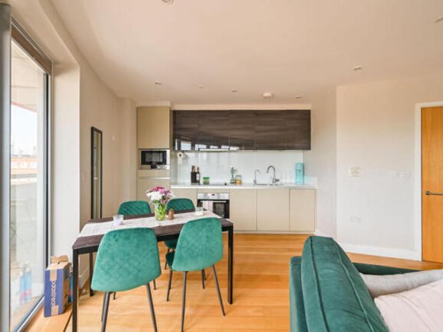 1 bedroom flat for rent in Barking Road, Canning Town, London, E16