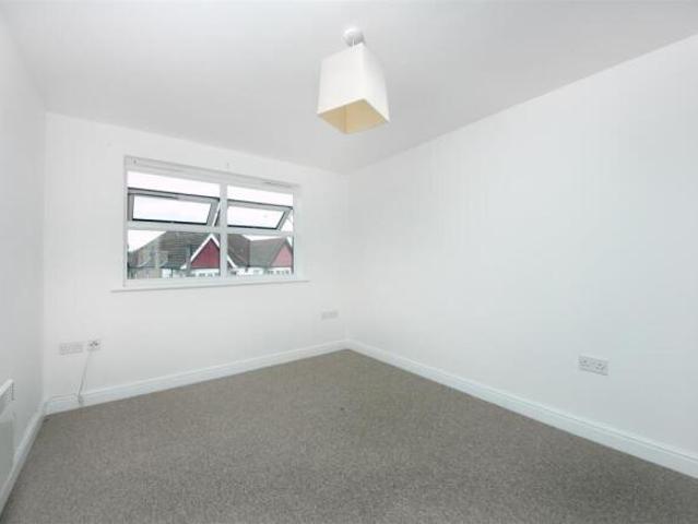 1 bedroom flat for rent in Barlow Road, W3