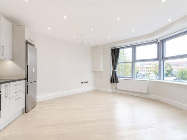 1 Bedroom Flat for Rent in Barnsbury Lane | Foxtons
