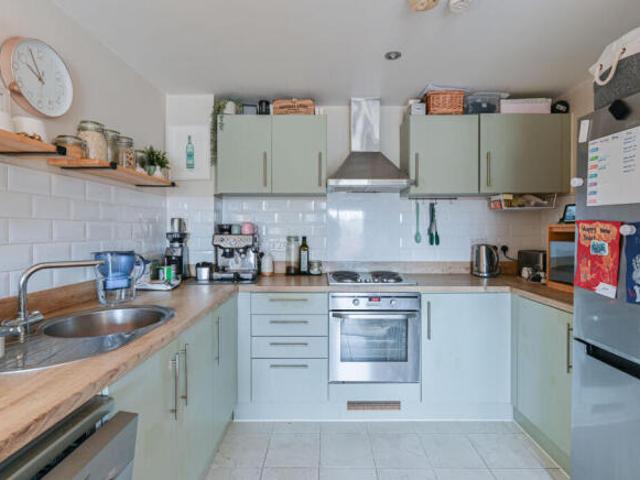 1 bedroom flat for rent in Bassett House, Wimbledon, London, SW19