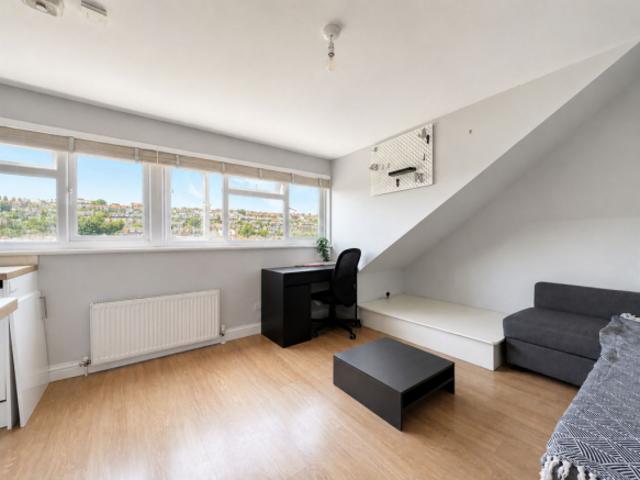 1 bedroom flat for rent in Bath Road, Brislington, BS4
