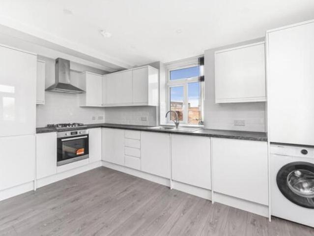 1 bedroom flat for rent in Bath Road, Hounslow, TW4