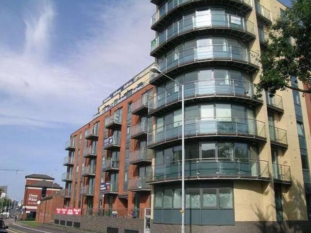 1 bedroom flat for rent in Bath Road Slough SL1