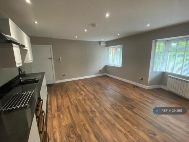 1 bedroom flat for rent in Bath Road, Swindon, SN1