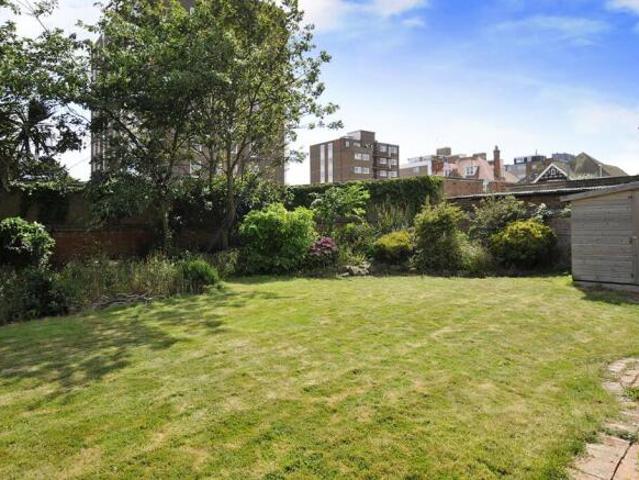 1 bedroom flat for rent in Bath Road, Worthing, BN11