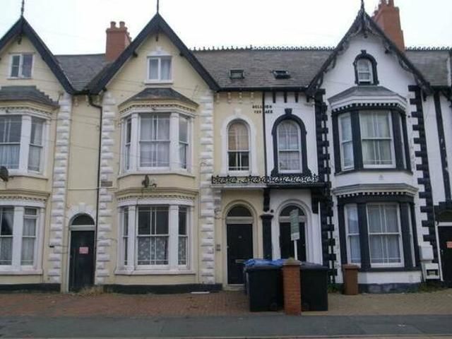 1 bedroom flat for rent in Bath Street Rhyl LL18