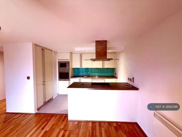1 bedroom flat for rent in Bazalgette Court, London, W6