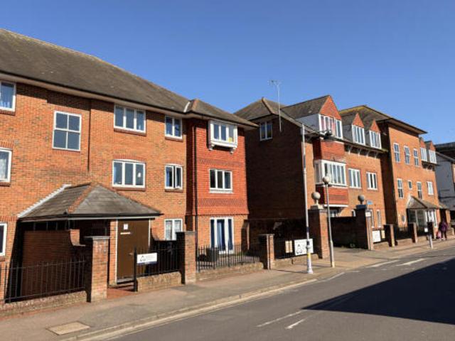 1 bedroom flat for rent in Benson House, CT1