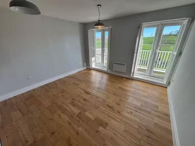 1 bedroom flat for rent in Beaumont Drive,, KT4