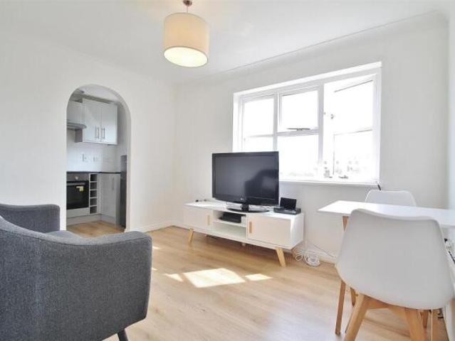 1 bedroom flat for rent in Beaumont Place, Isleworth, TW7