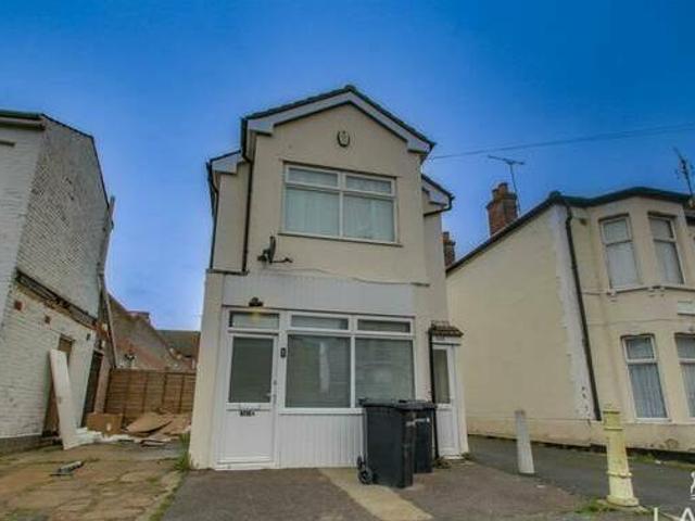 1 bedroom flat for rent in Beach Road ClactonOnSea CO15