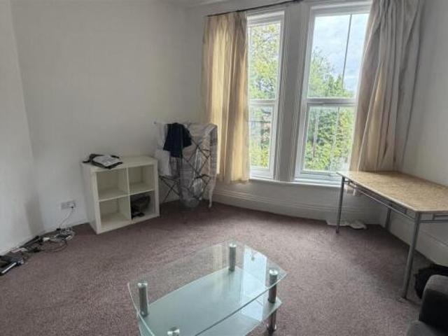 1 bedroom flat for rent in Beaconsfield, Manchester, M14