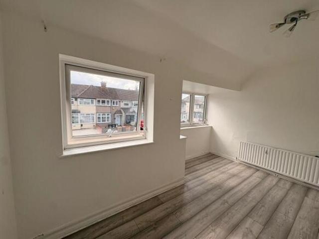 1 bedroom flat for rent in Beam Avenue, Dagenham, London, RM10