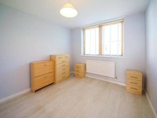 1 bedroom flat for rent in Beardsfield, London, E13