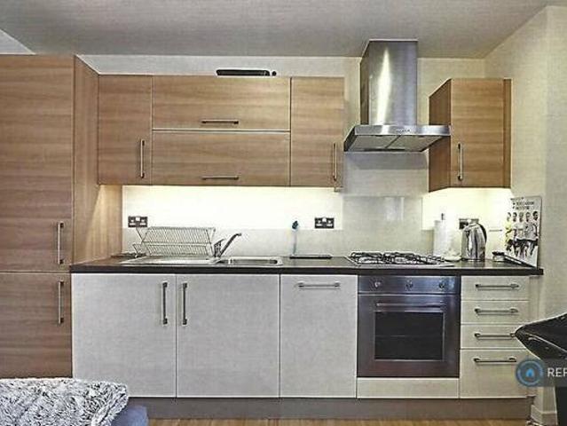 1 bedroom flat for rent in Beckett Court London E3