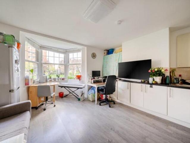 1 bedroom flat for rent in Becklow Gardens, Shepherd's Bush, London, W12