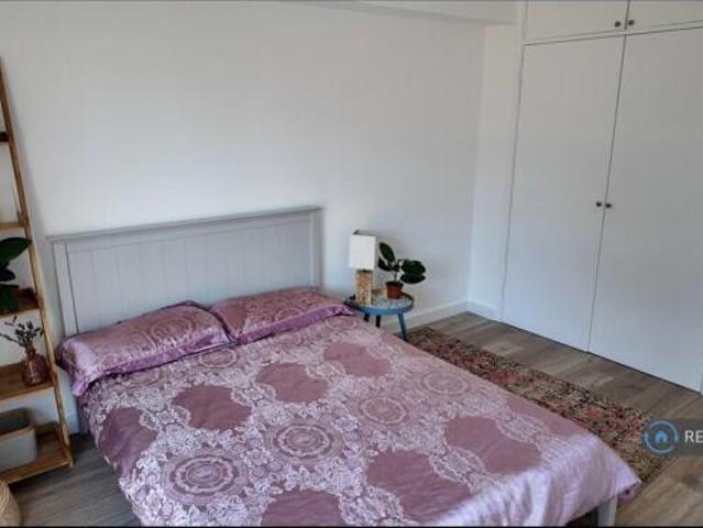 1 bedroom flat for rent in Beddington Gardens, Wallington, SM6