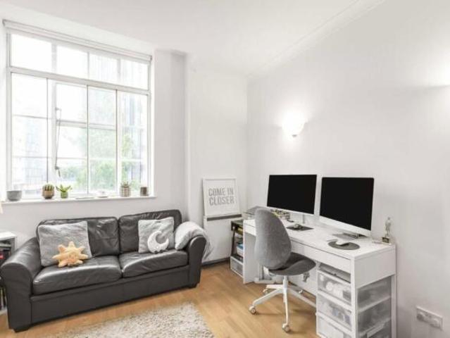 1 bedroom flat for rent in, Belvedere Road, SE1