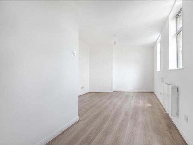 1 bedroom flat for rent in Bell Green London SE26