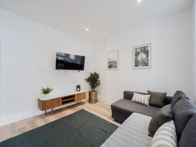 1 bedroom flat for rent in Bell House, Nevern Place, SW5