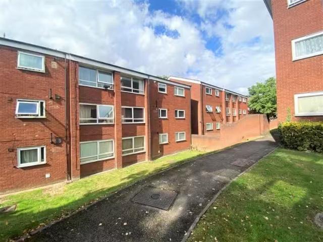 1 bedroom flat for rent in Bellingham Court, 150 Gravelly Hill.
