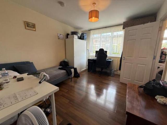1 bedroom flat for rent in Berwick Road, Wood Green, London, N22