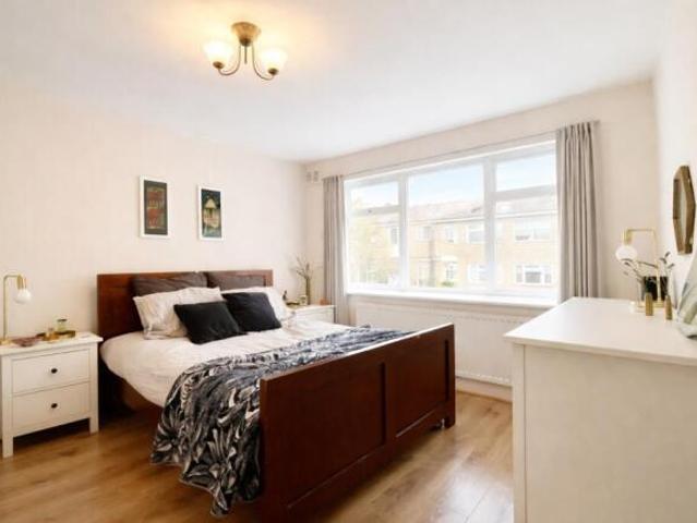 1 bedroom flat for rent in Beresford Gardens, Enfield, EN1