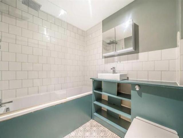 1 bedroom flat for rent in Beresford House, London, SW4