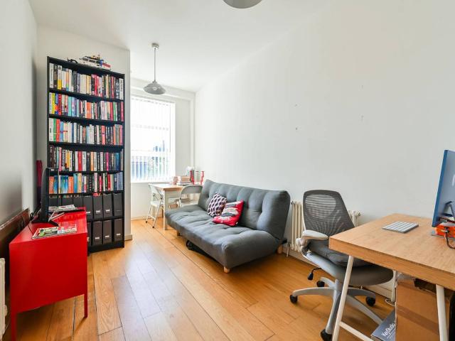 1 Bedroom Flat for Rent in Bethwin Road | Foxtons
