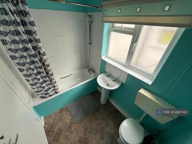 1 bedroom flat for rent in Bingley Road, London, E16