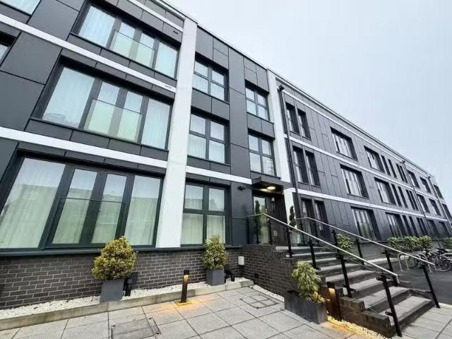 1 bedroom flat for rent in birdfosters Road, BARNET, EN4