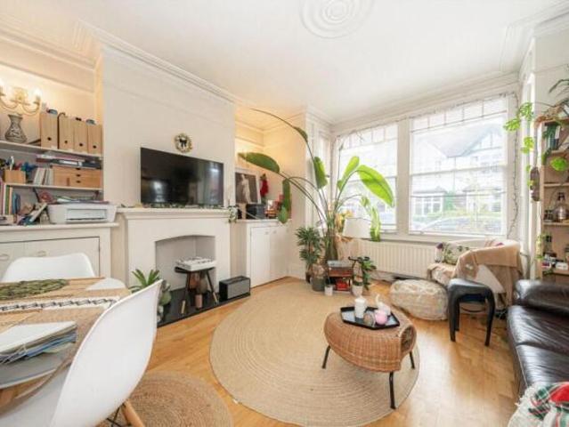 1 bedroom flat for rent in Bonser Road, Twickenham, TW1